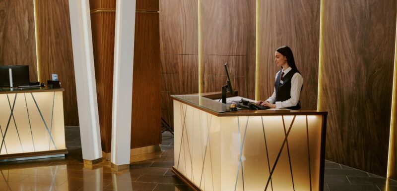 Hotel Lobby Feature Wall Material: Design, Durability & ROI