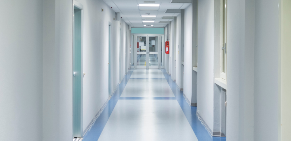 Why Seamless Vinyl Flooring Matters in Hospitals and Clinics